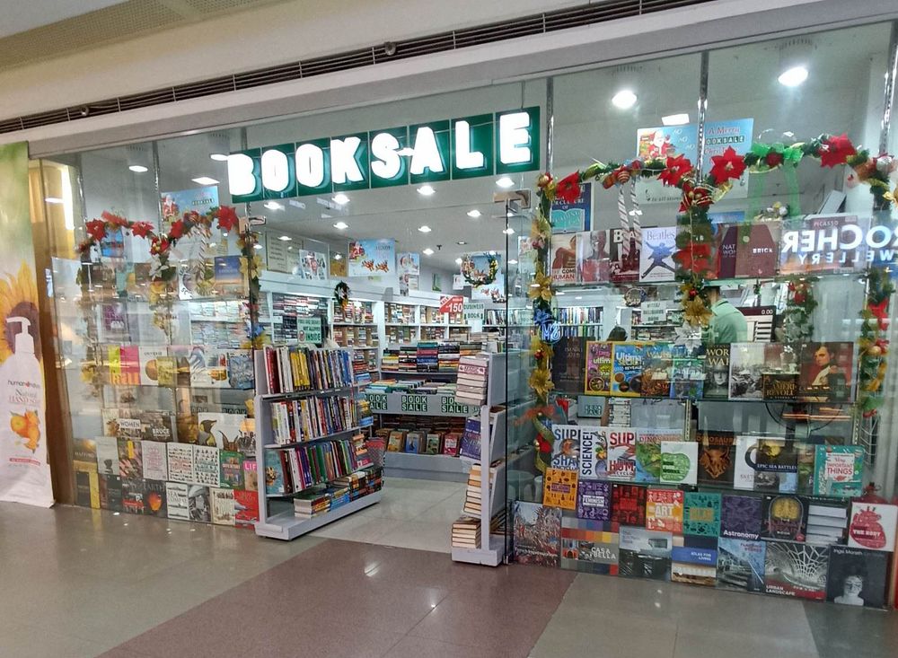 The Booksale Story: How a Shoeshine Boy Turned Bargain Books into a ...